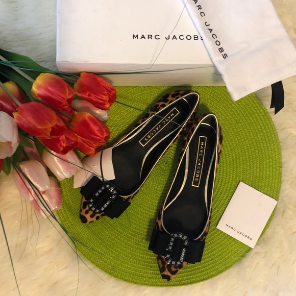 Marc Jacobs | Shoes | New Marc Jacobs Pointy Toe Flats Cheetah ...